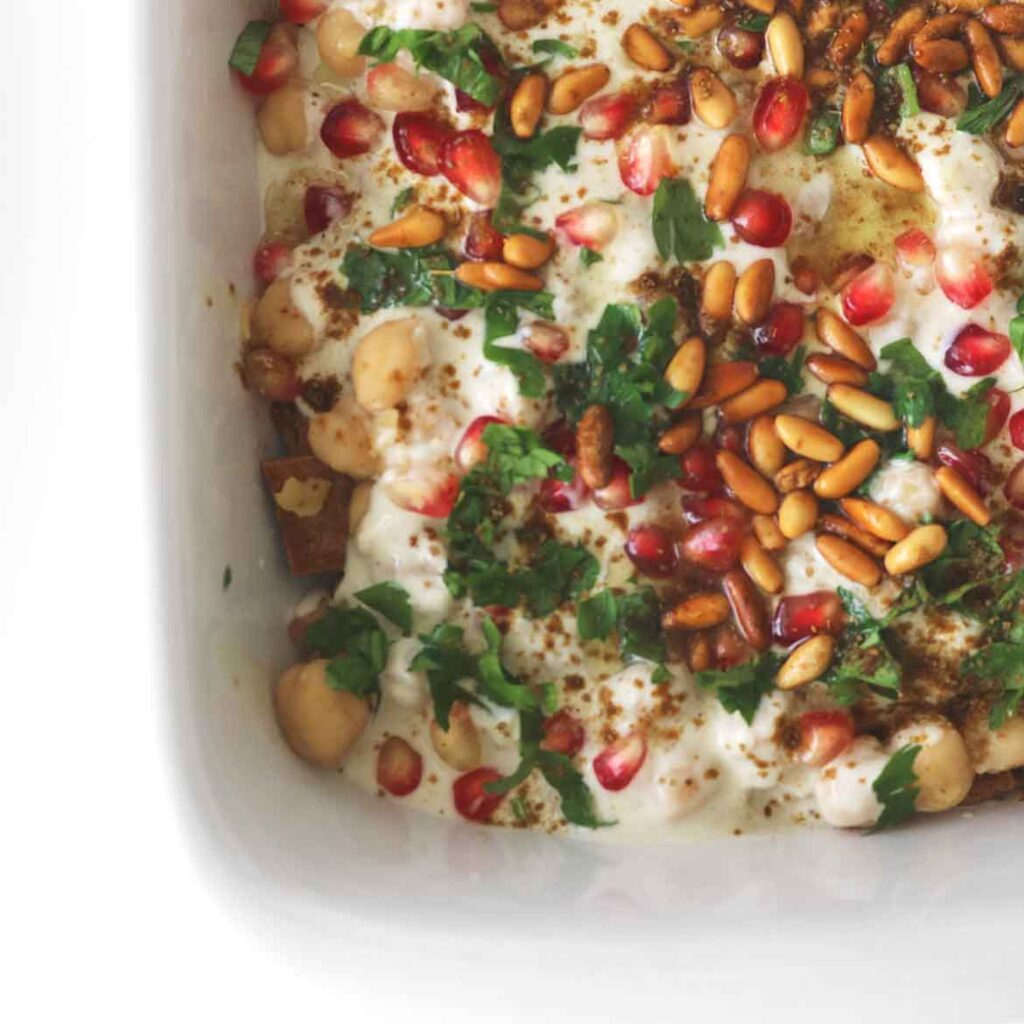Hummus Fatteh With Pita, Chickpeas & Yogurt - The Matbakh