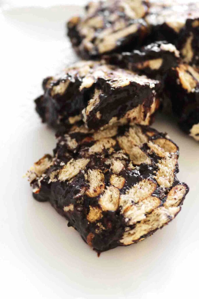 Easy Lazy Cake Recipe (No Bake Chocolate Biscuit Cake) - The Matbakh