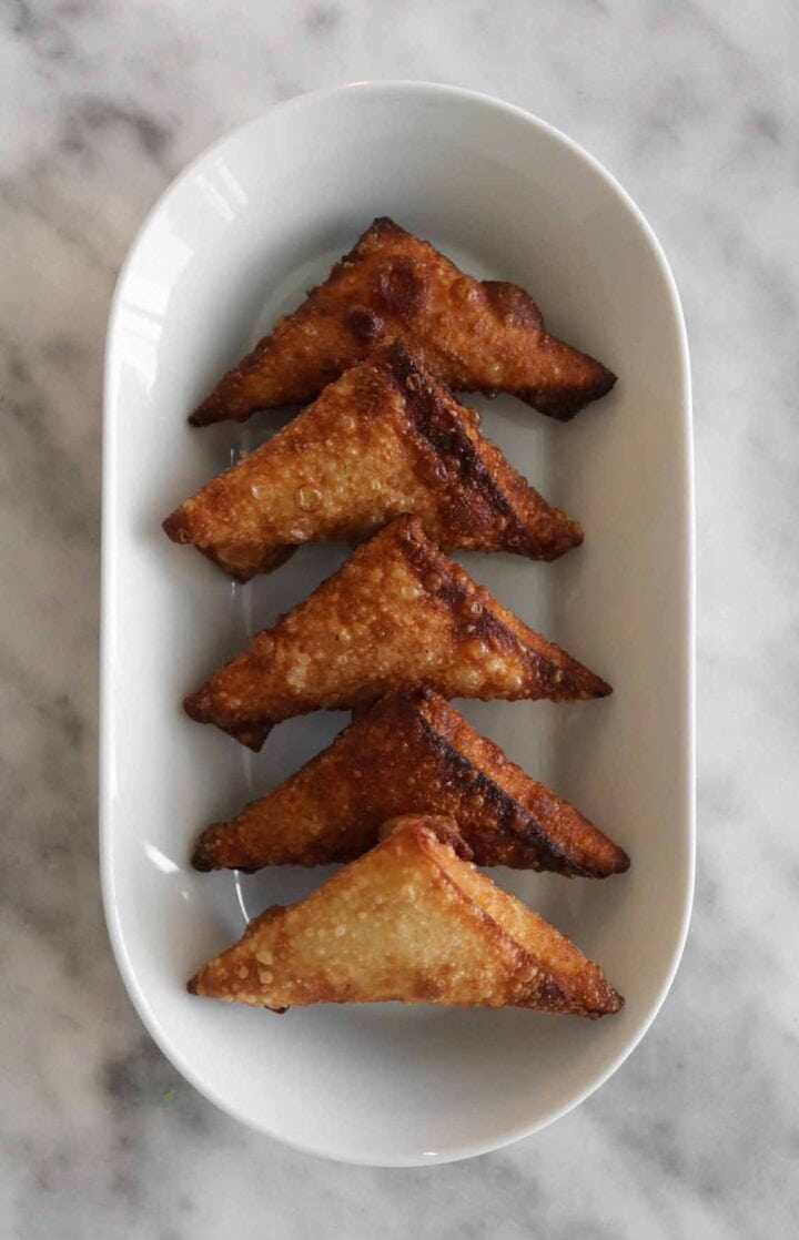 Fried Cheese Samosas (Samboosak) - The Matbakh