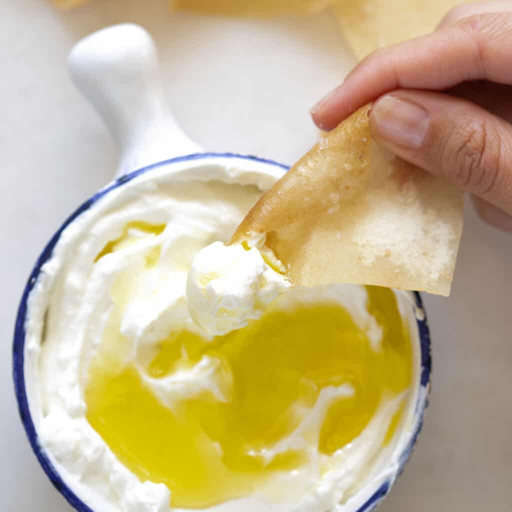 Labneh With Za'atar and Olive Oil - The Matbakh