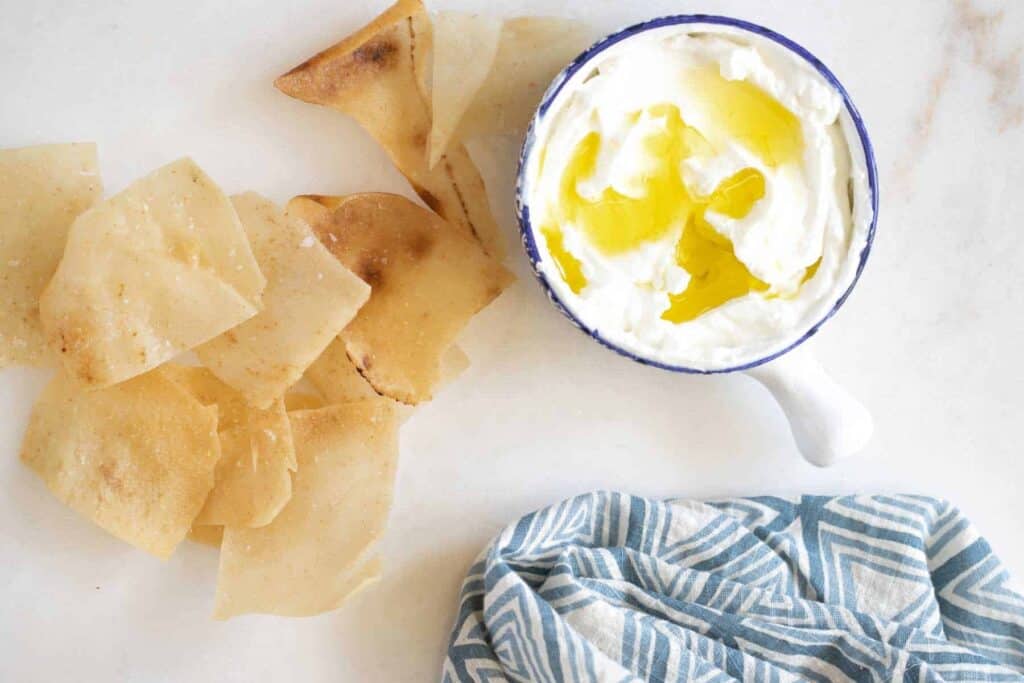 Labneh With Mashed Garlic Paste - The Matbakh
