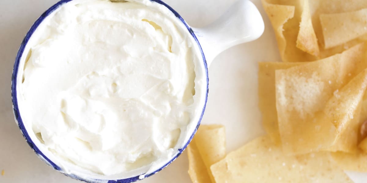 Labneh With Mashed Garlic Paste - The Matbakh