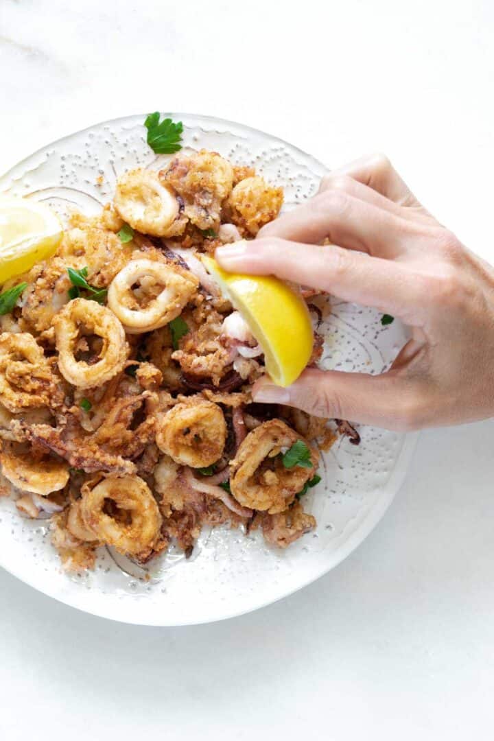 Italian Fried Calamari (Calamari Fritti) - The Matbakh