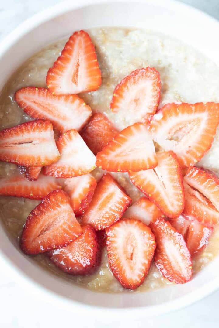 Collagen Protein Oatmeal (With Quick Oats!) - The Matbakh